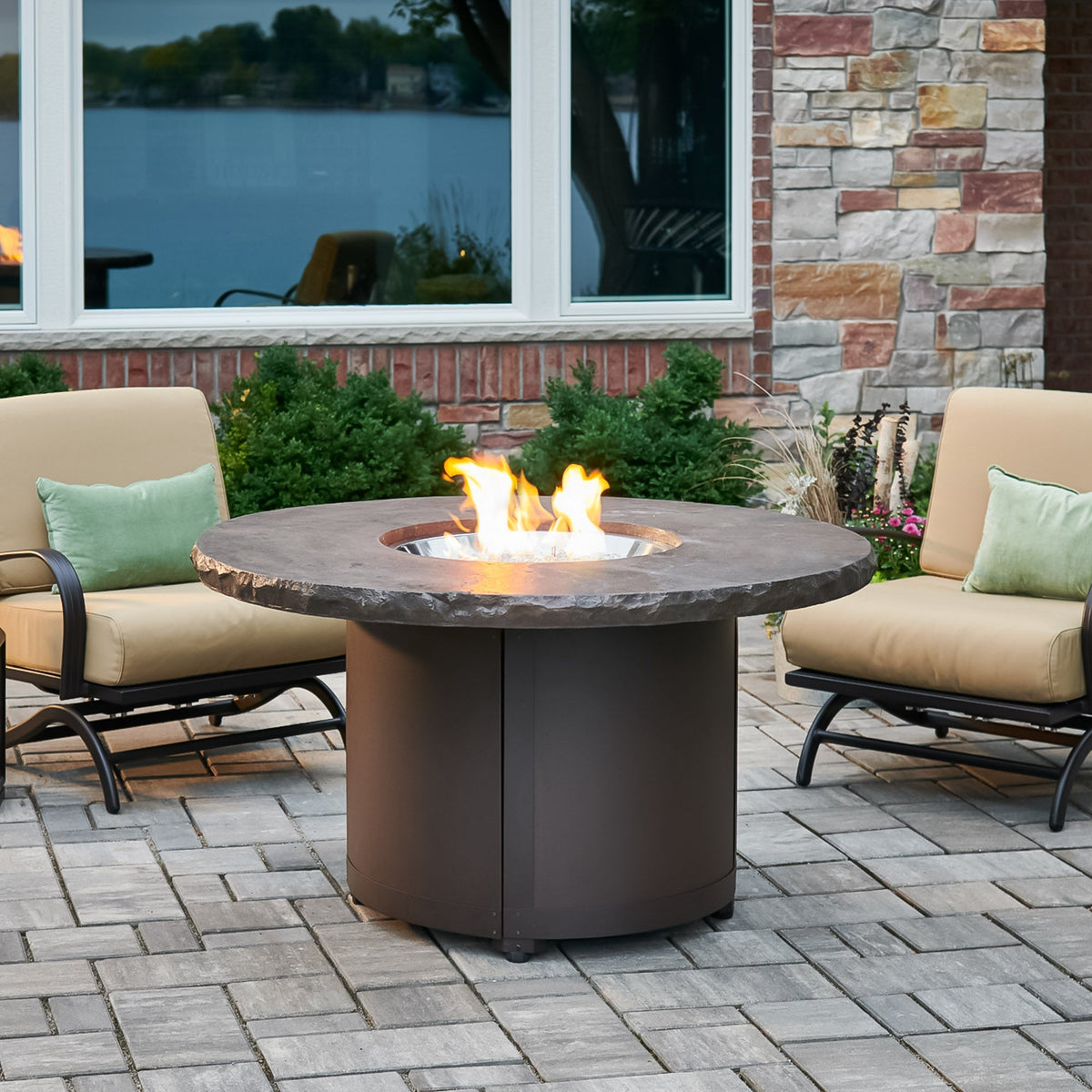 Beacon Round Gas Fire Pit Table – NYC Fireplaces & Outdoor Kitchens